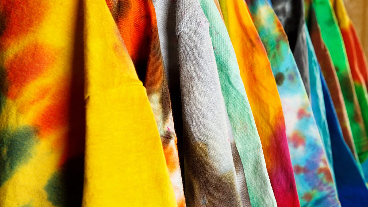 Burnie Brae | Spray Tie-Dye Craft Workshop